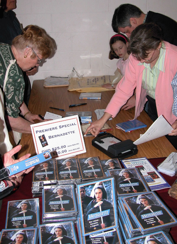 Bernadette Premiere COMMEMORATIVE